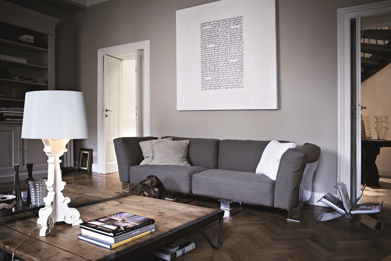Canapea în mijlocul living-ului - ghidul unei amenajări luxoase, cu ...